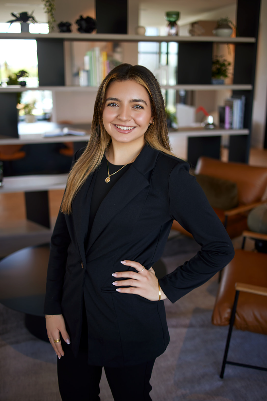 Vjosa Beluli Leasing Agent - Luxury Apartments & Rentals in Chicago ...
