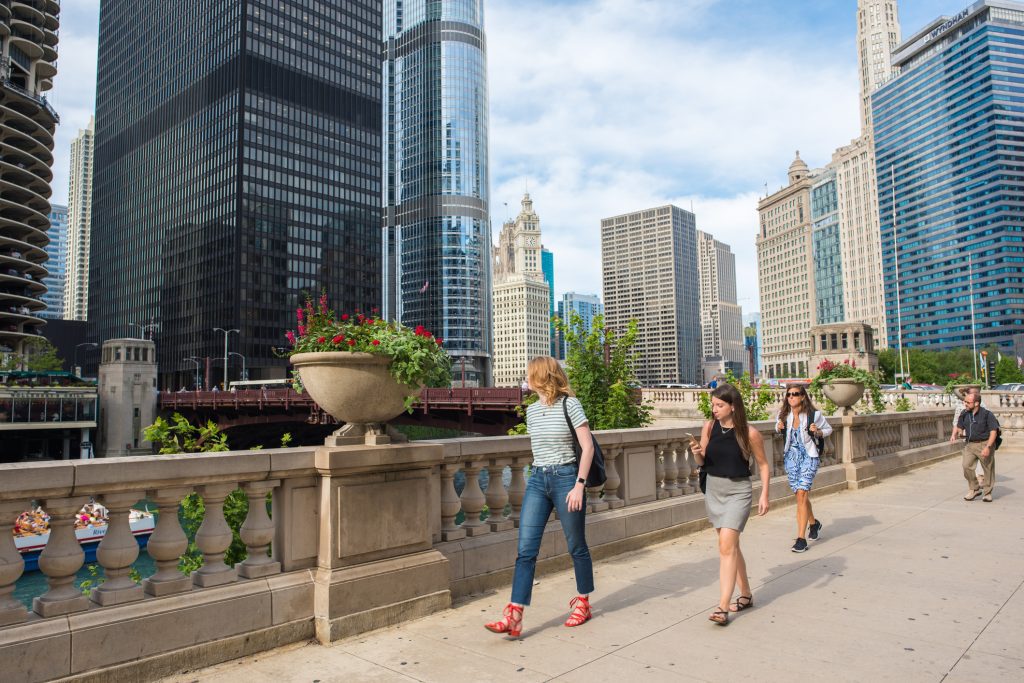 Exploring 5 of Chicago’s Walkable Neighborhoods - Luxury Apartments ...