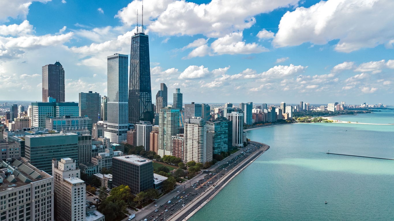 Tips for Relocating to Chicago: Finding Chicago Long-Distance Movers ...